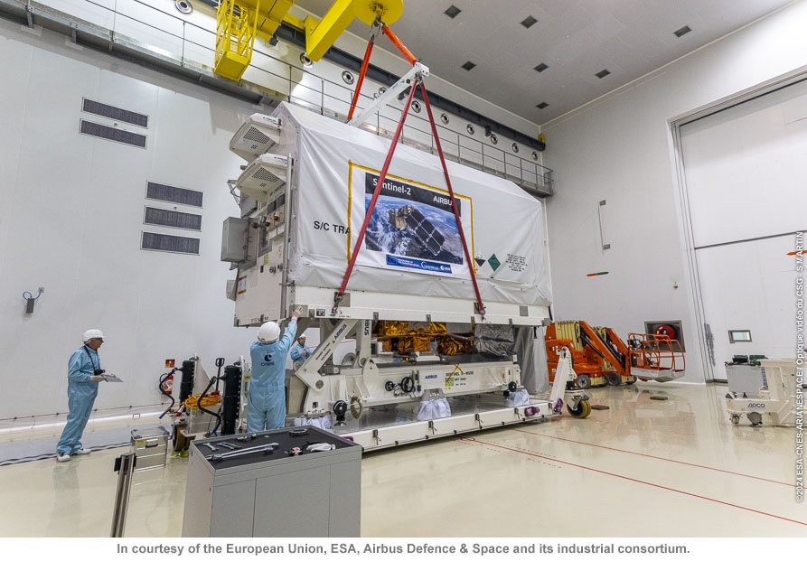 23 July – Opening of the satellite container | Sentinel-2C Launch Team Blog